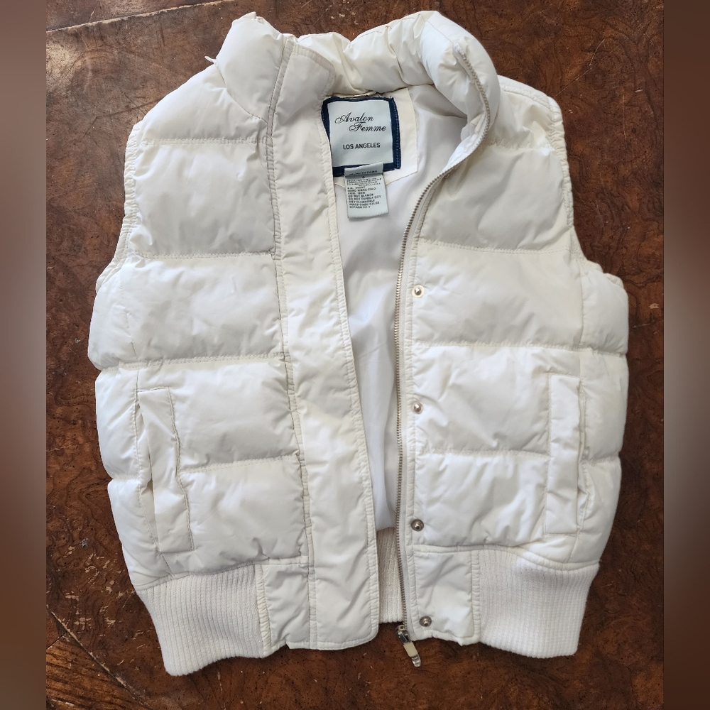 White Puffer Vest - Gem